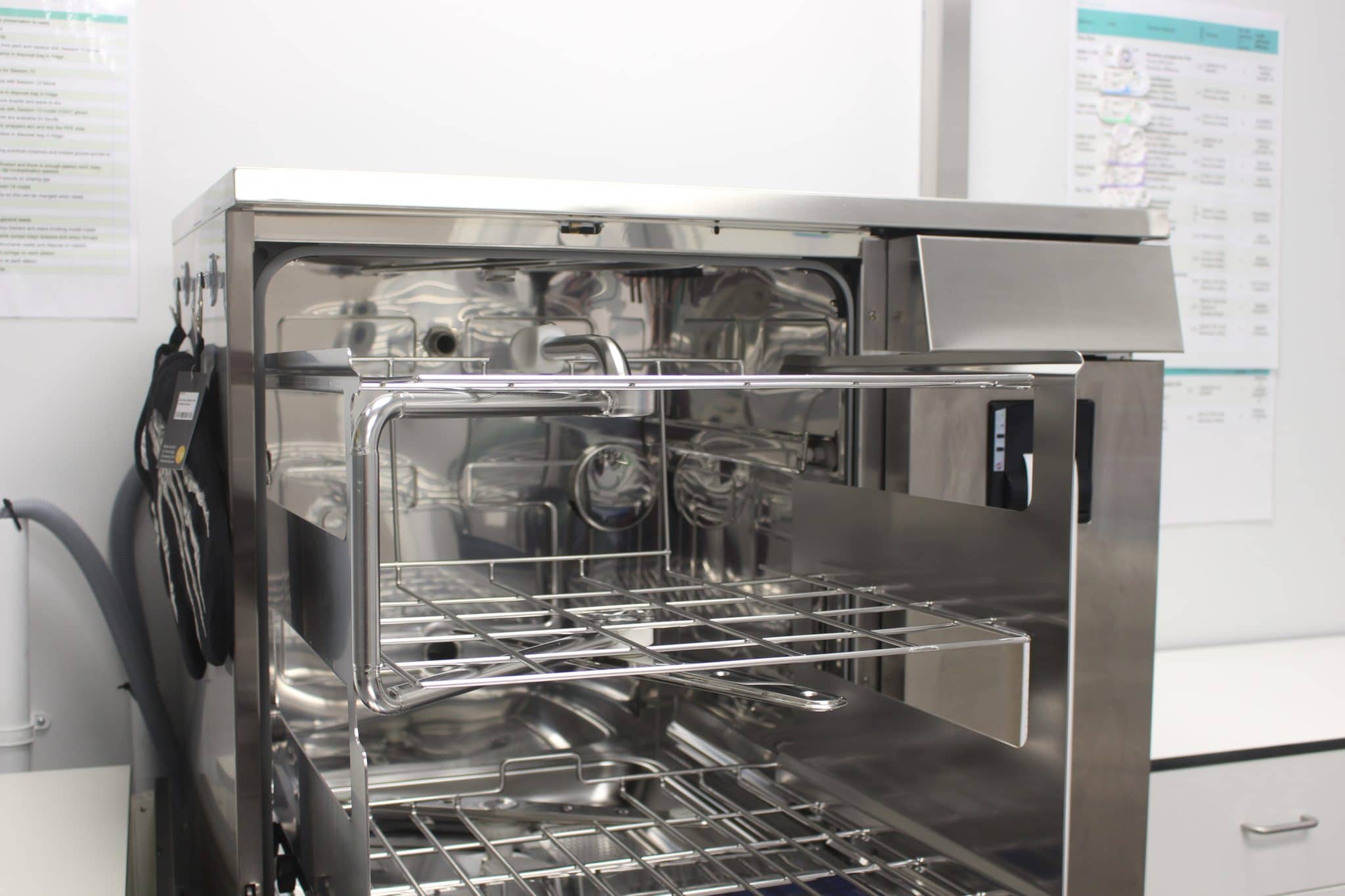 Steelco | Our partner Steelco | Sychem | Decontamination